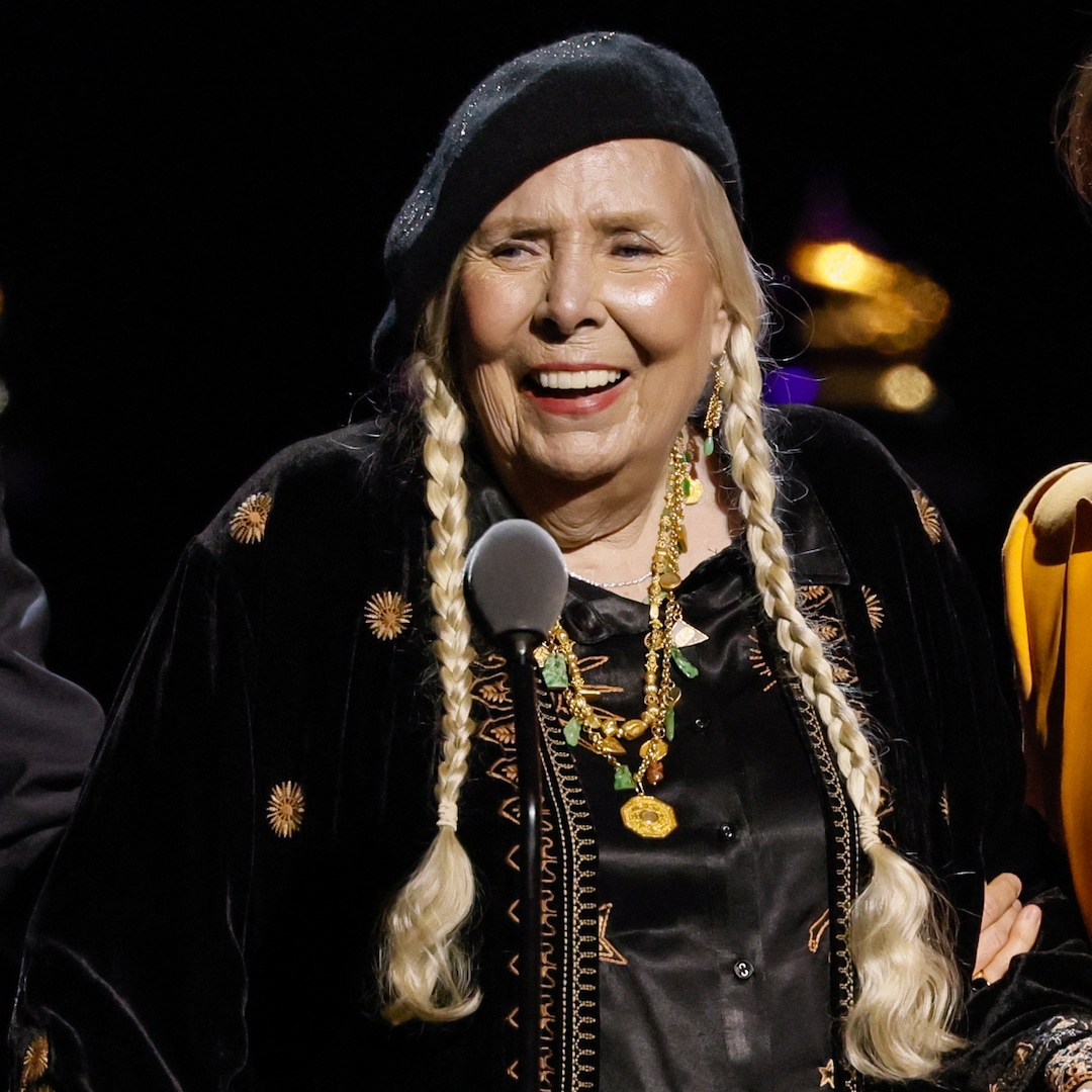Joni Mitchell Makes Rare Appearance For First Ever Grammys Performance joni-mitchell-makes-rare-appearance-for-first-ever-grammys-performance